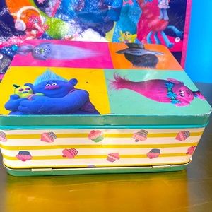 Dreamworks | Bags | Trolls Tin Tote Embossed Clasp Lock Carry Handle ...